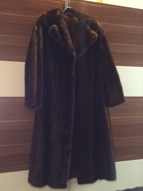 Ženska bunda od nerca