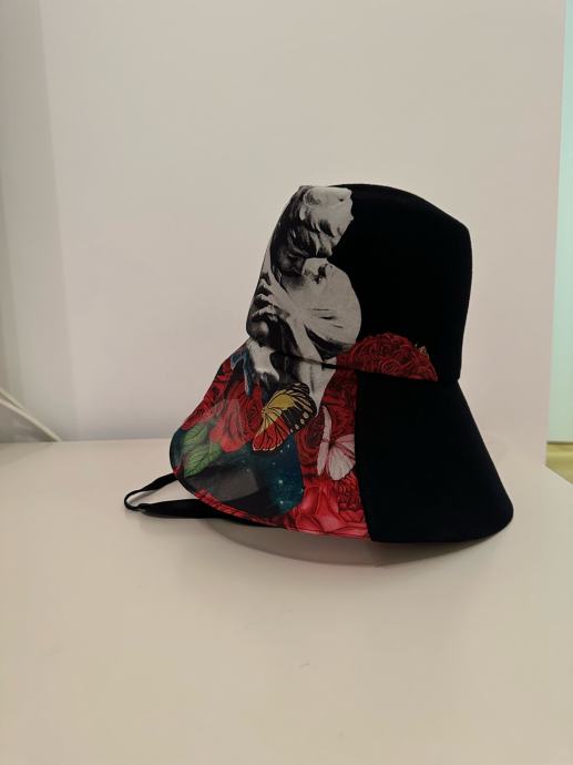 Valentino Garavani bucket hat.