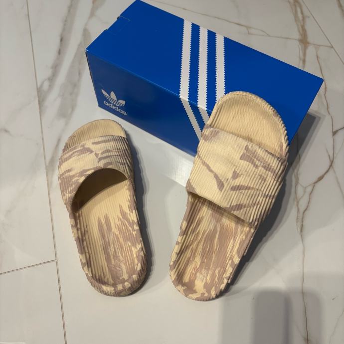 Adilette šlape natikače