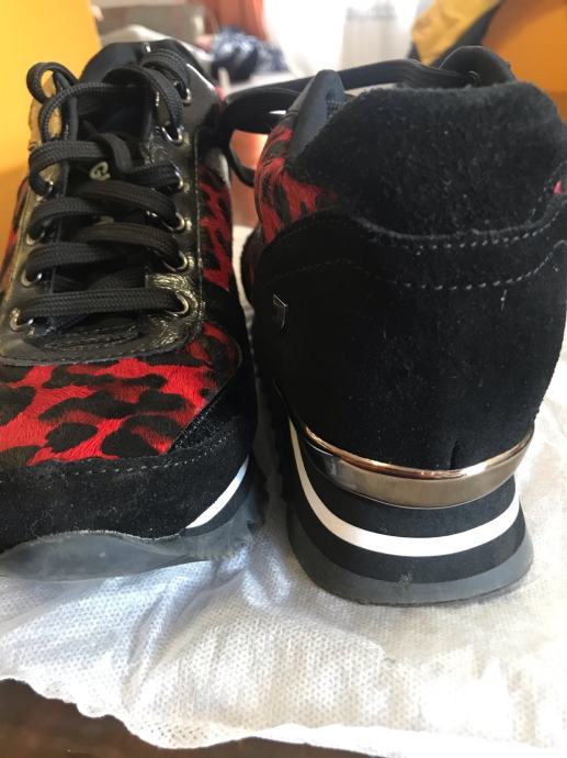 GIO tenisice kao nove broj 38