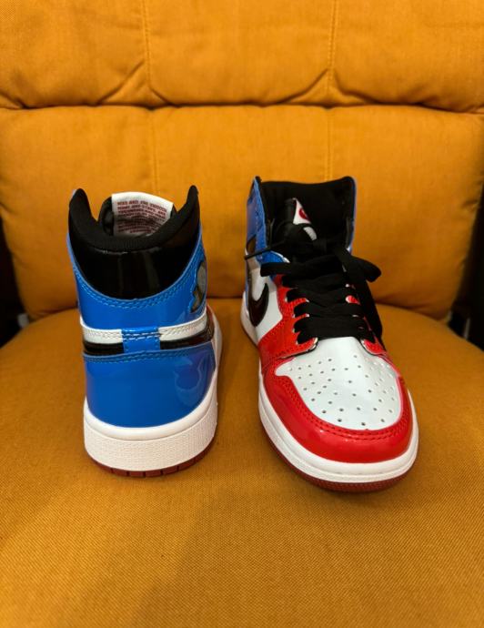 Novo! Jordan 1 br. 38