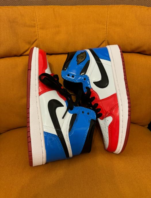 Novo! Jordan 1 br. 38