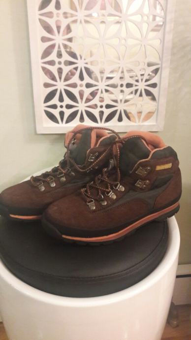 NIKE tenisice Z 39/40 i Timberland gojzerice poklanjam