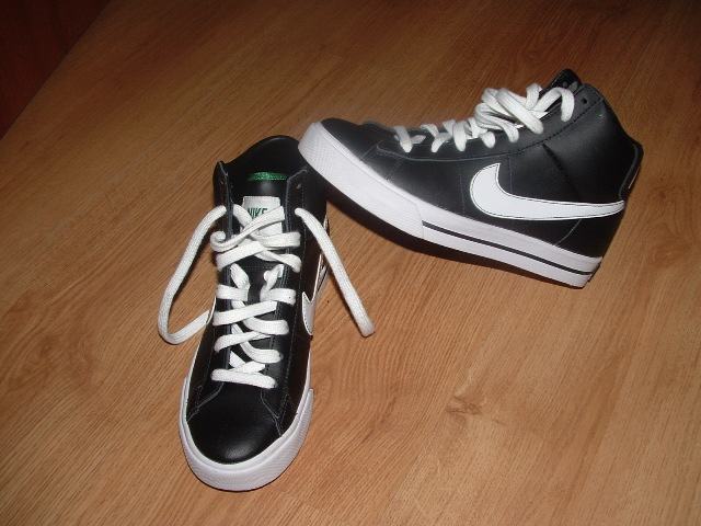 PREKRASNE MODERNE NIKE PATIKE-VISOKE 37.5