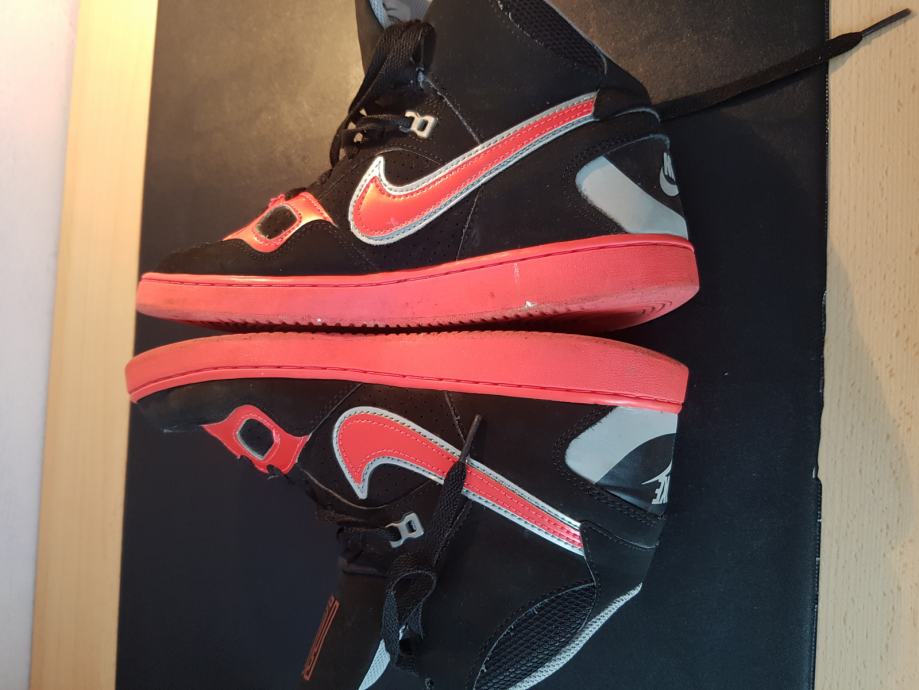 PRODAJEM Nike Force tenisice, malo korištene
