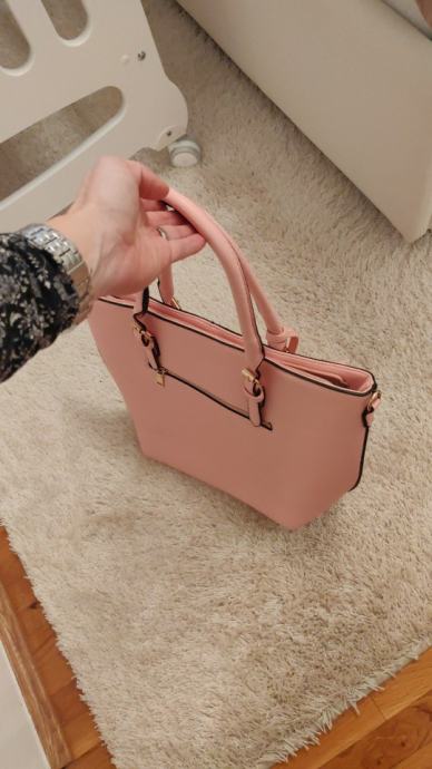 Nova njezno roza torba