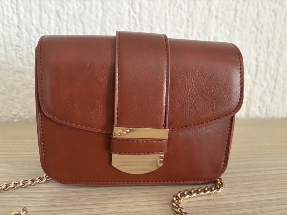 Zenska smedja torbica Mango