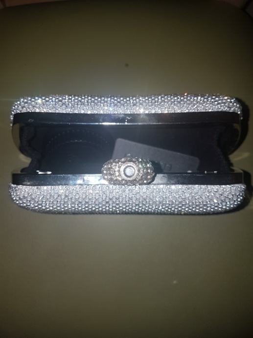 Ženska torbica za svečane prigode