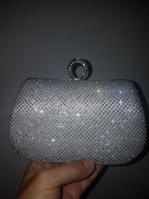 Ženska torbica za svečane prigode