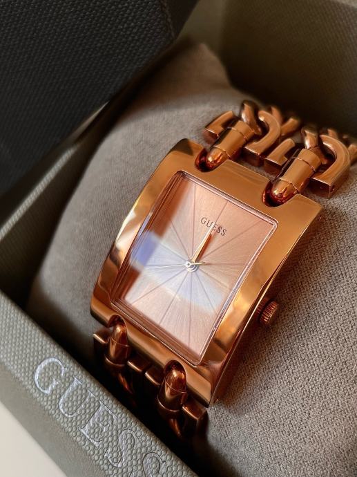 Guess ženski sat (model W1117L3), rose gold, nikad nošen