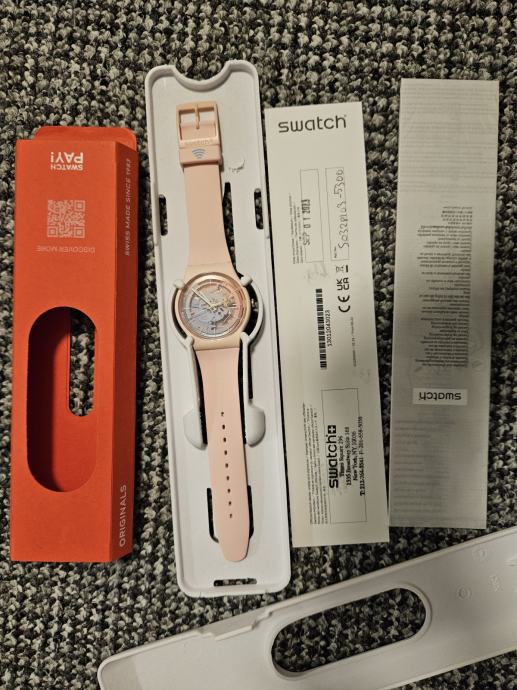 Swatch rozi gumeni wifi sat NOVO