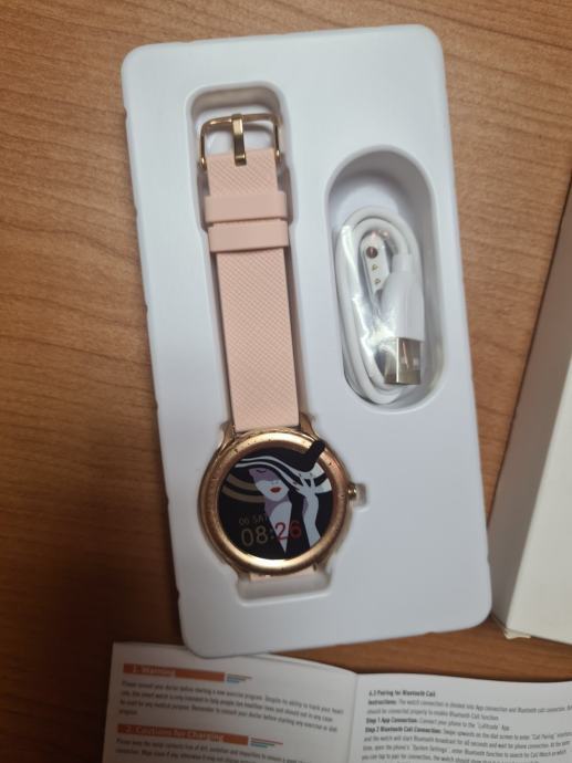 Novi ženski smart watch, pametni sat, pametna narukvica