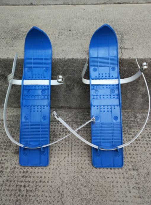 Drvene sanjke + Mini skije gratis!