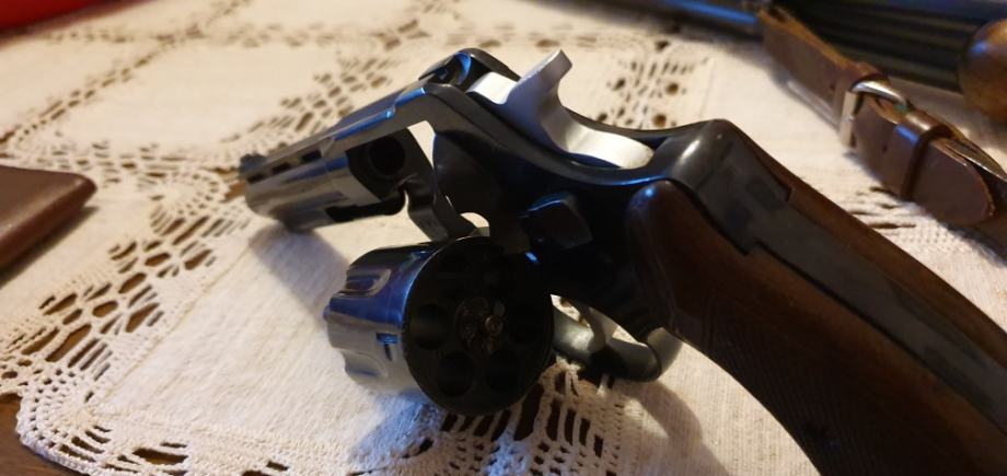 Revolver Crvena zastava 357 Magnum,