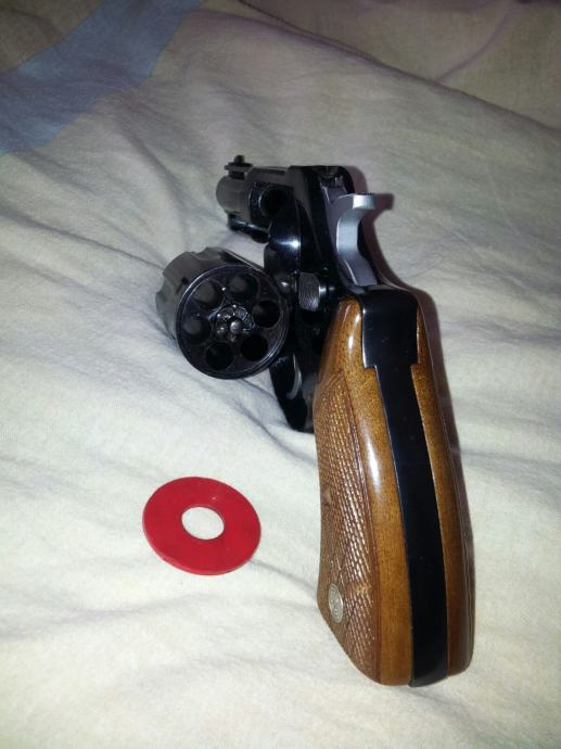 REVOLVER CZ M83 357 magnum