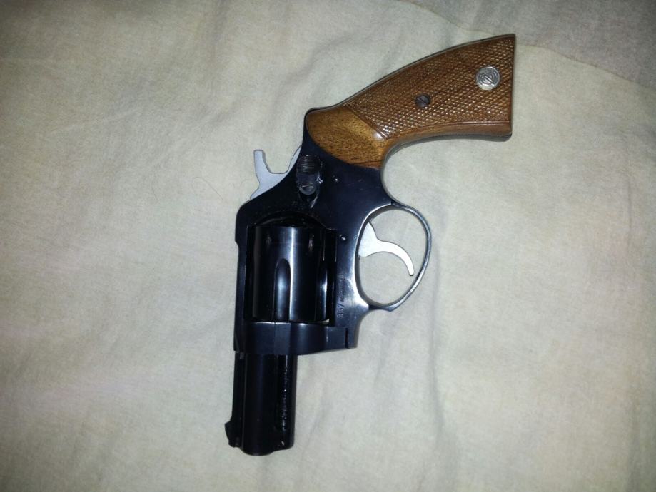 REVOLVER CZ M83 357 magnum