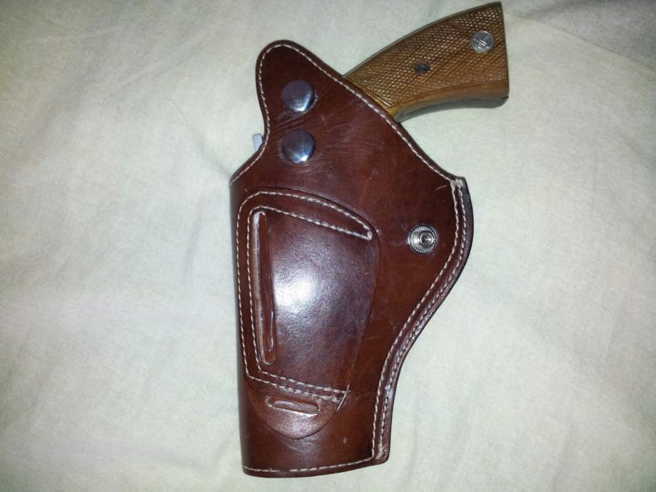 REVOLVER CZ M83 357 magnum