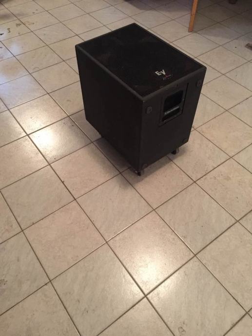 Bas bin ELECTRO VOICE sbA760