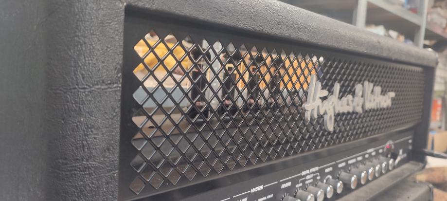 Hughes and Kettner switchblade 100 i zvucnik Laney 4x12