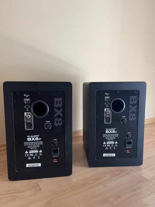 M-AUDIO BX8 d2