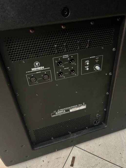 Mackie hd 1801 aktivni subwofer 6kom (Povoljno)