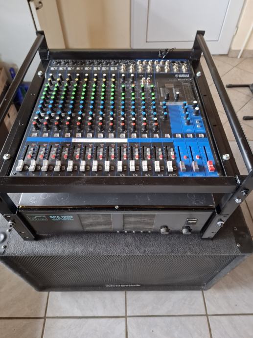 Razglas,mixer yamaha , aktiva zvučnici bas I sateliti akustica