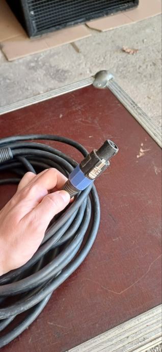 SUB 4x BASS binovi 4000w RCF i B&C+ Behringer 12000w pojačalo + kablov