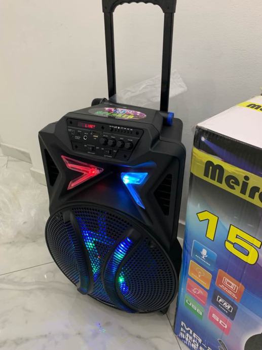 Bluetooth KARAOKE ZVUCNIK BEZICNI MIKROFON