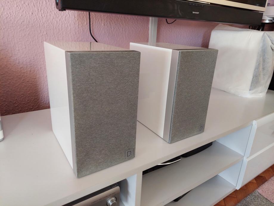 Definitive Technology D7 vrhunski bookshelf zvučnici