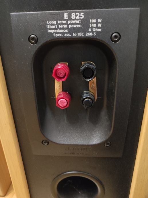 Jamo E825 bookshelf zvučnici.sa centrom.