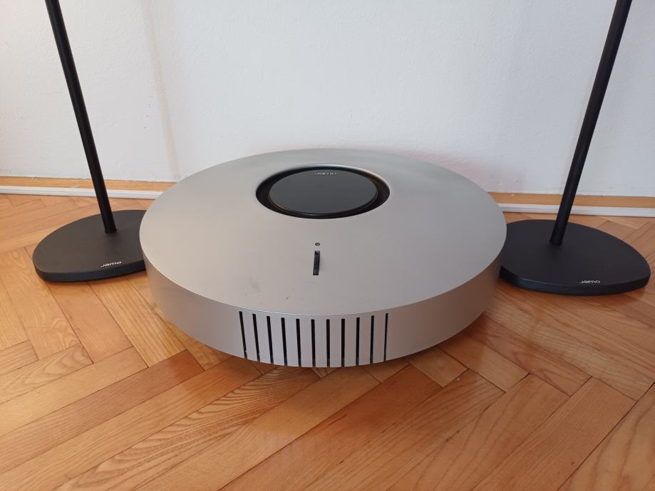 Jamo komplet aktivni subwoofer plus Jamo satelliti plus Jamo stalci.