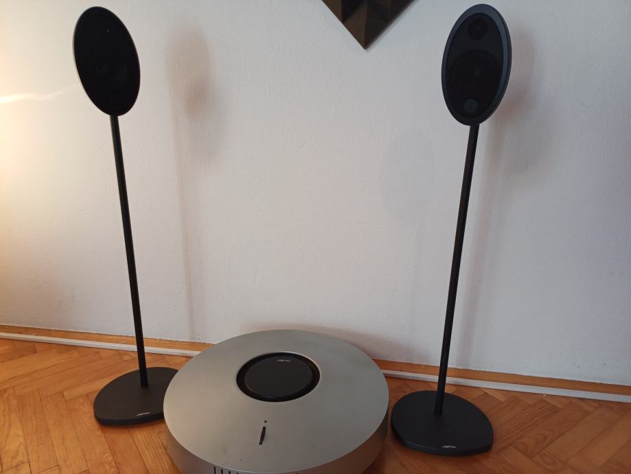 Jamo komplet aktivni subwoofer plus Jamo satelliti plus Jamo stalci.