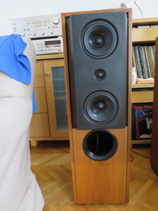 Kef 104.2 Reference