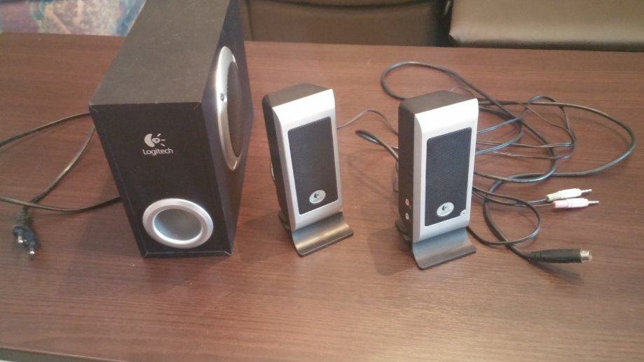 Logitech S200 30 watts 2.1 Black Speaker
