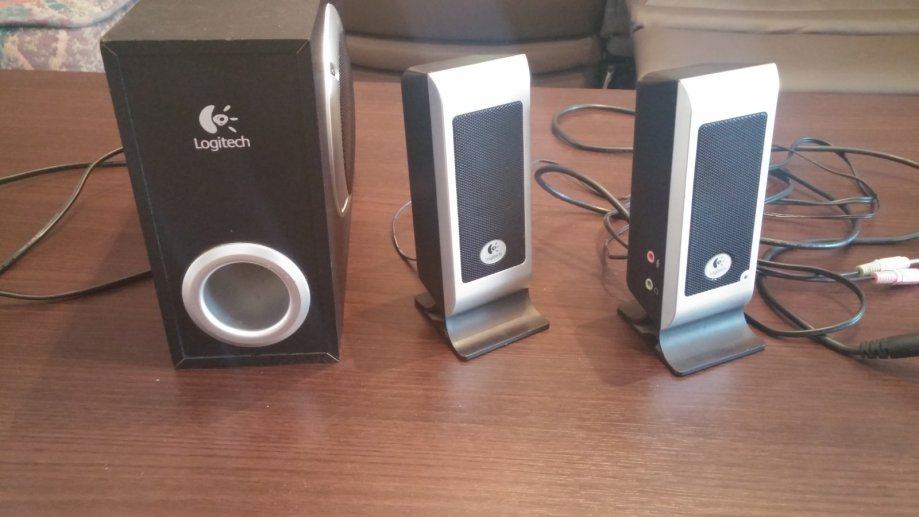 Logitech S200 30 watts 2.1 Black Speaker
