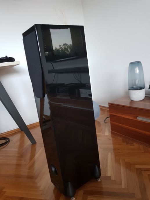 Rega RS3 piano black piano gloss zvučnici (par)