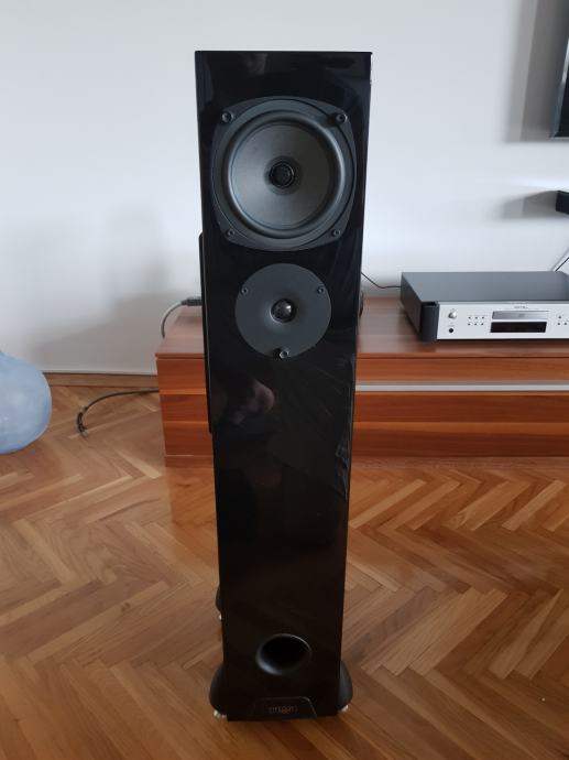 Rega RS3 piano black piano gloss zvučnici (par)