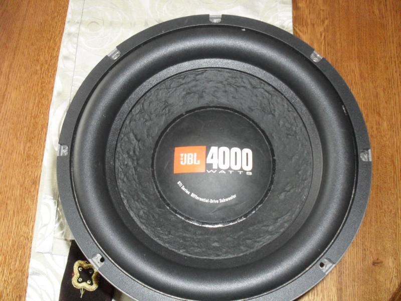 subwufer jbl gti serije 4000