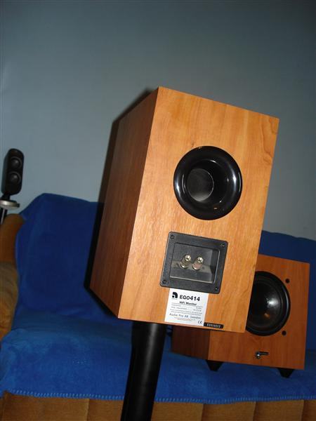 Zvučnici 2.1 + Stalci Audio pro Sweden 2 monitora +subwoofer