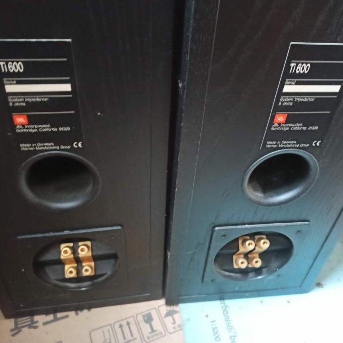 Zvučnici JBL TI 600 AKCIJA za pojačala 10-250 W. 40 Hz do 22000 Hz