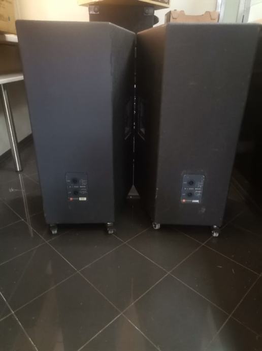 Zvucnike JBL SR-X serije SR4735X prodajem