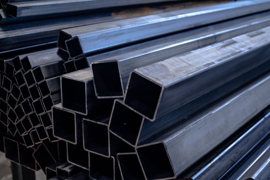 Cijevi metalne kvadratne i okrugle.