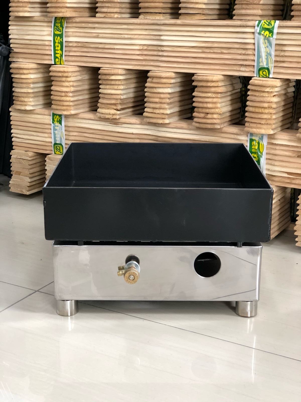 ROŠTILJ NA PLIN (SPREMANJE RIBE)