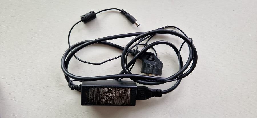 Original LG adapter/punjač AC 19V za monitor 1,3A model ADS-40SG-19-3