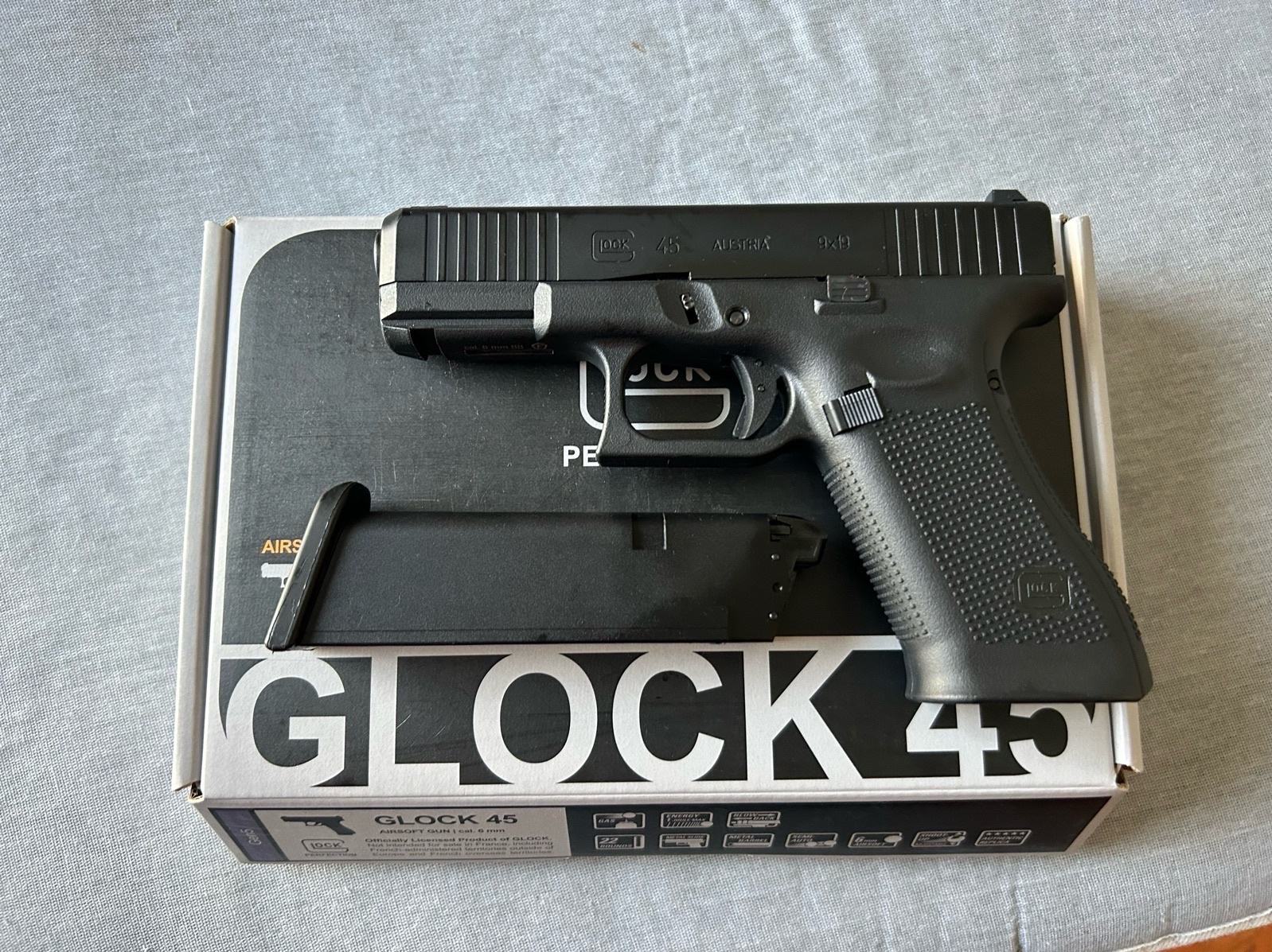 Airsoft pistolj Glock 45