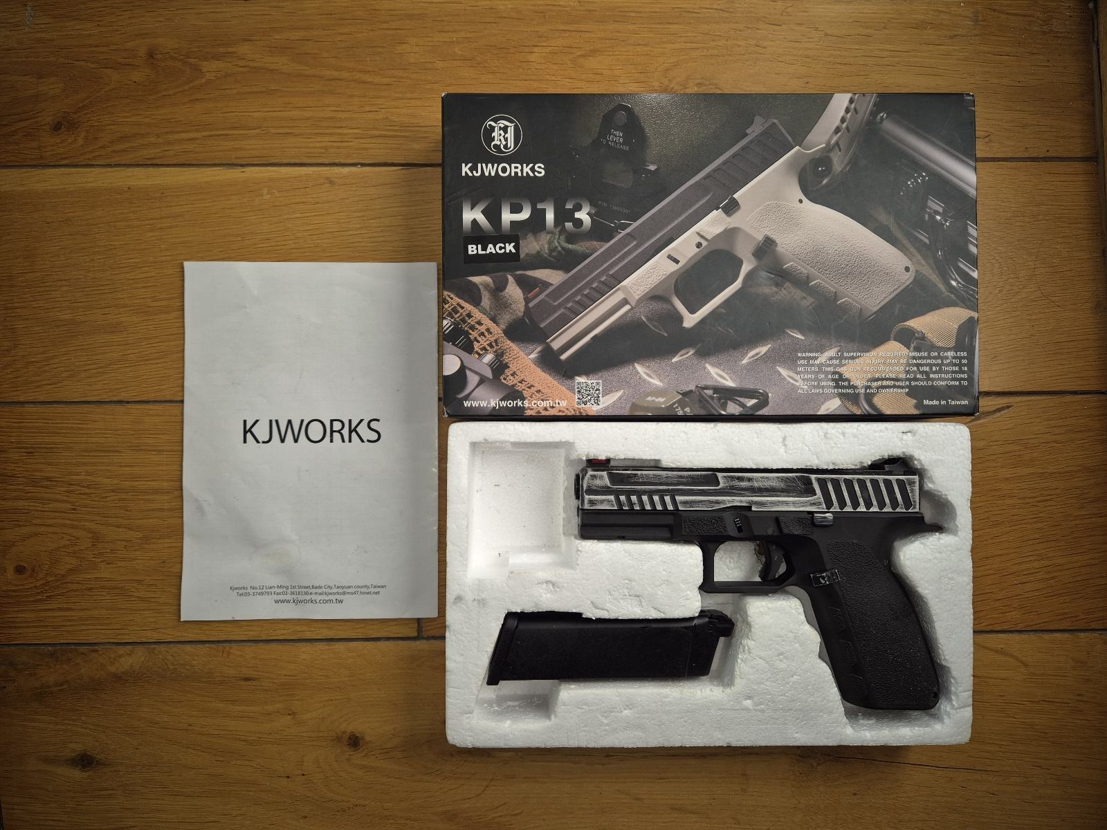 Airsoft replika pištolj KP13
