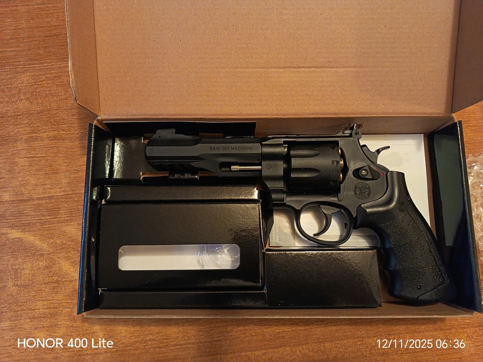 SMITH & WESSON M&P R8 AIRSOFT REVOLVER