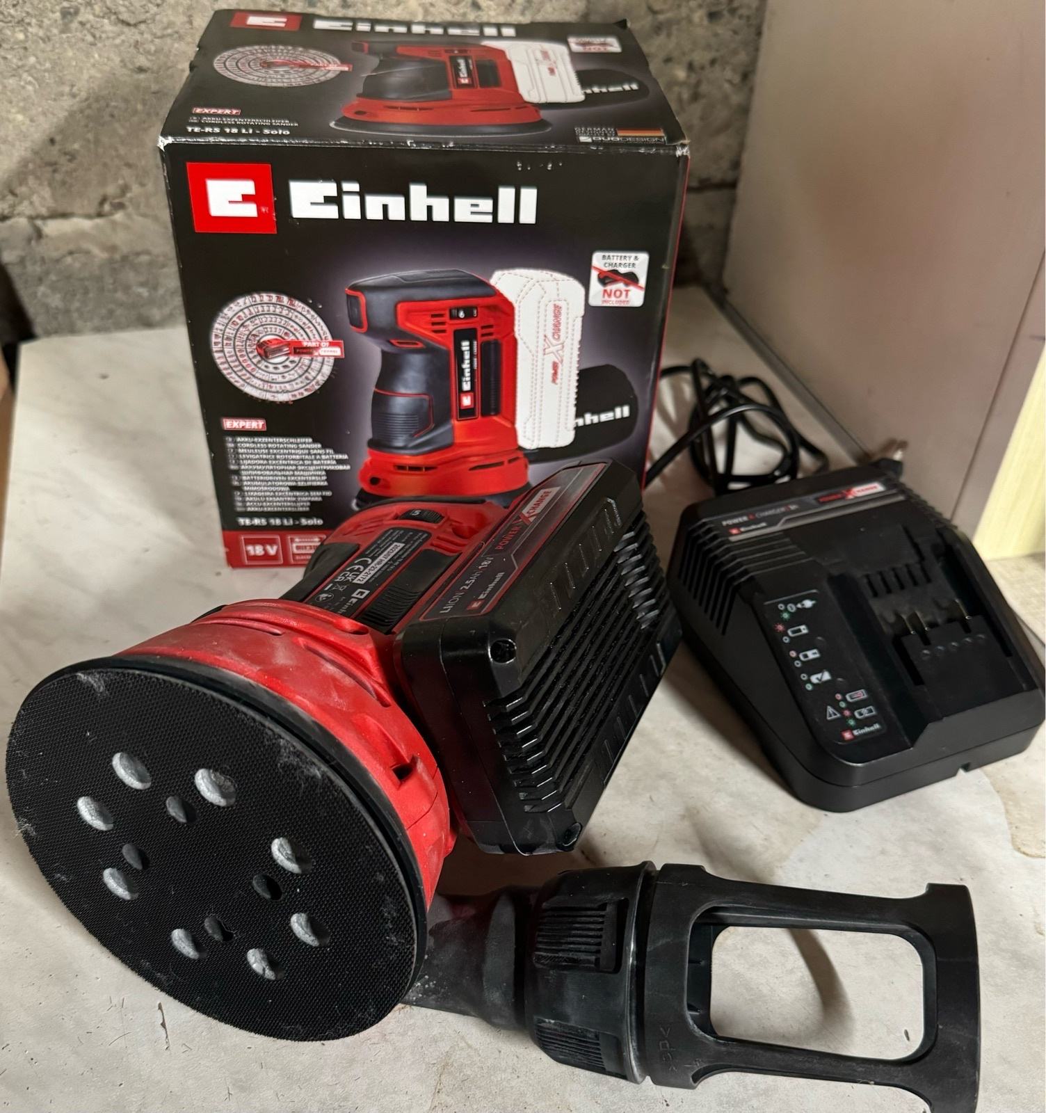 Einhell Aku Polirka 18 sa bateijom i punjačem