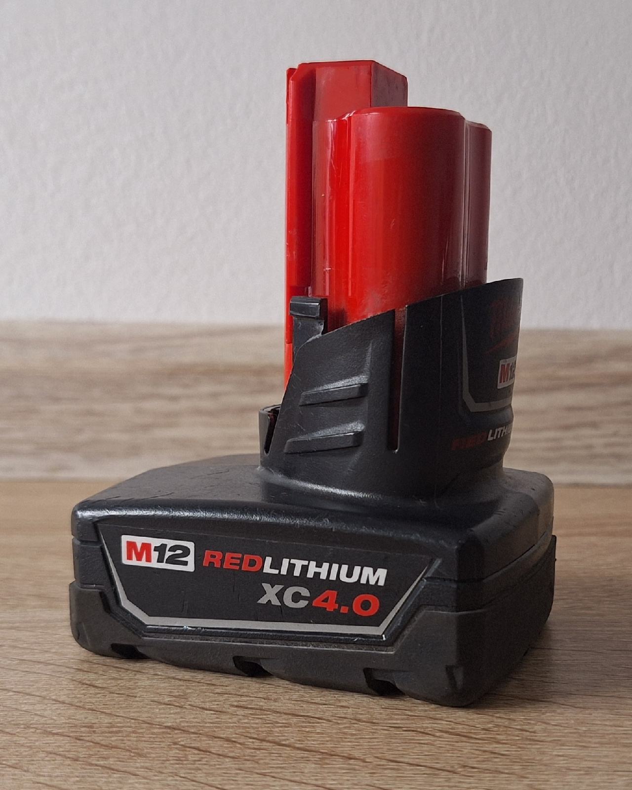 Baterija Milwaukee - 4Ah M12