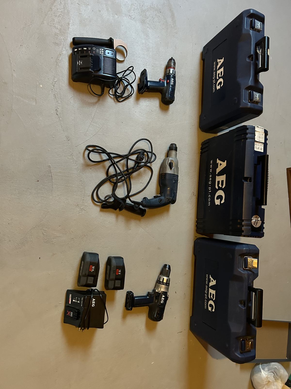 3 alata AEG